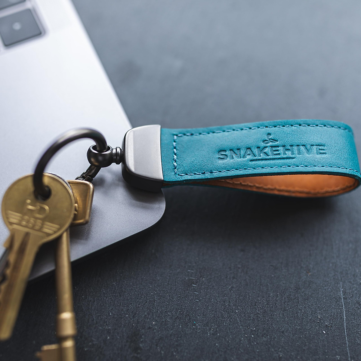 Snakehive Key Loop - Real Leather Keychain for Men and Women - Key Organizer for Home Car Keys - Key Chain Handmade in Europe Teal