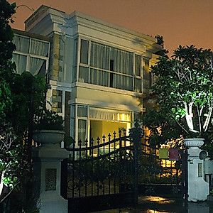 60LED Solar Security Motion Light Door Security Lamp For Outdoor Garden Home Path