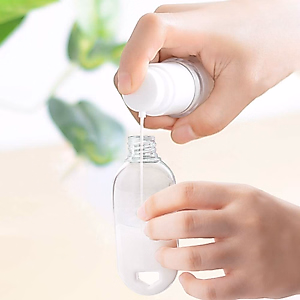 WANDIC Travel Bottles, Set of 6 Clear Plastic Refillable Travel Containers with Clips Liquid Containers with Hook for Shampoo and Toiletries, 50ml