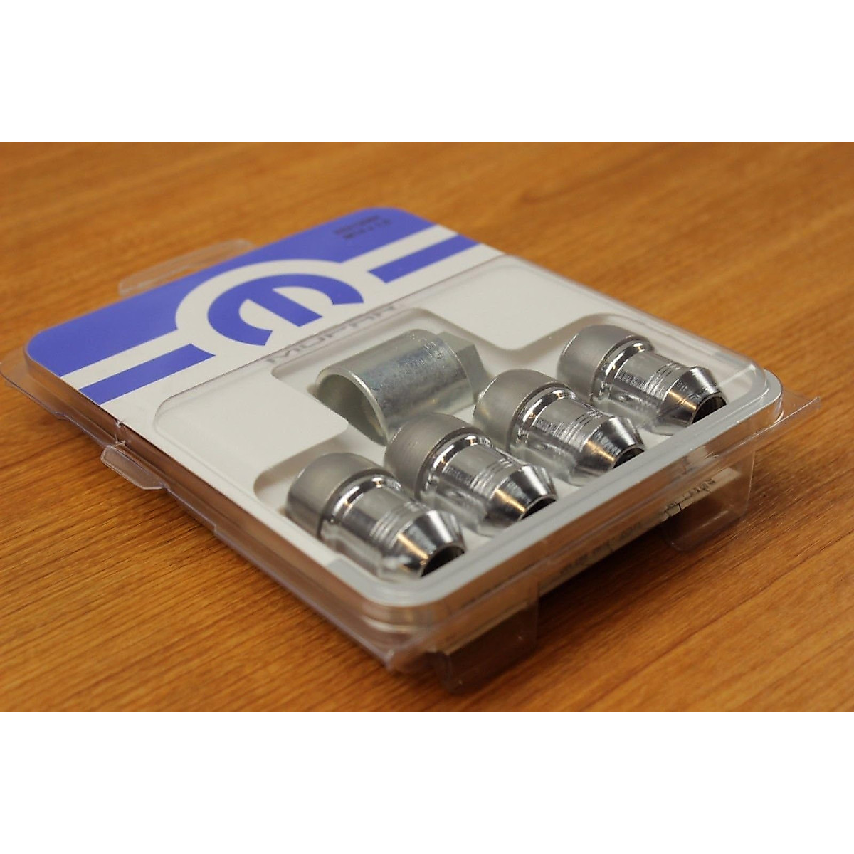 Jeep Grand Cherokee Dodge Durango Ram Pickup Wheel Lock Kit Mopar OEM