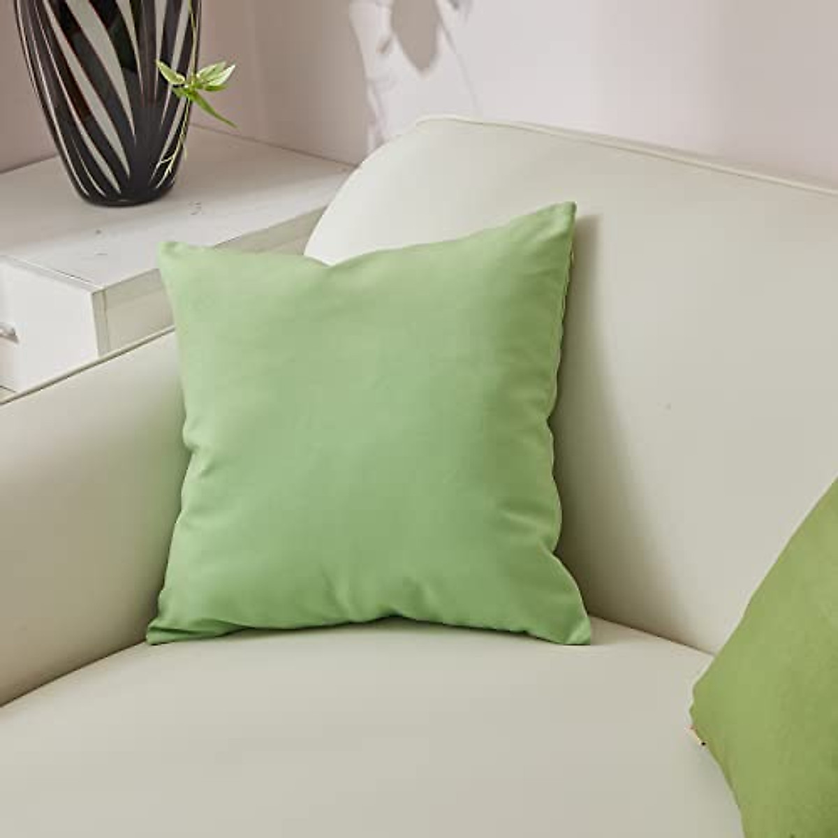 Tayis Green Throw Pillow Covers, Cotton Canvas Soft Square Pillow Cases 18x18 Set of 4, Decorative Pillows Suitable for Sofa Couch Bed Car Home