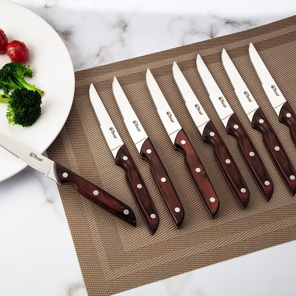 Fashionwu Serrated Steak Knife Set of 8, Stainless Steel Serrated Steak knives with Wood Handle, Sharp Knife for Cutting Meat, Fine Edge Steak Knife Set, Rust Resistant