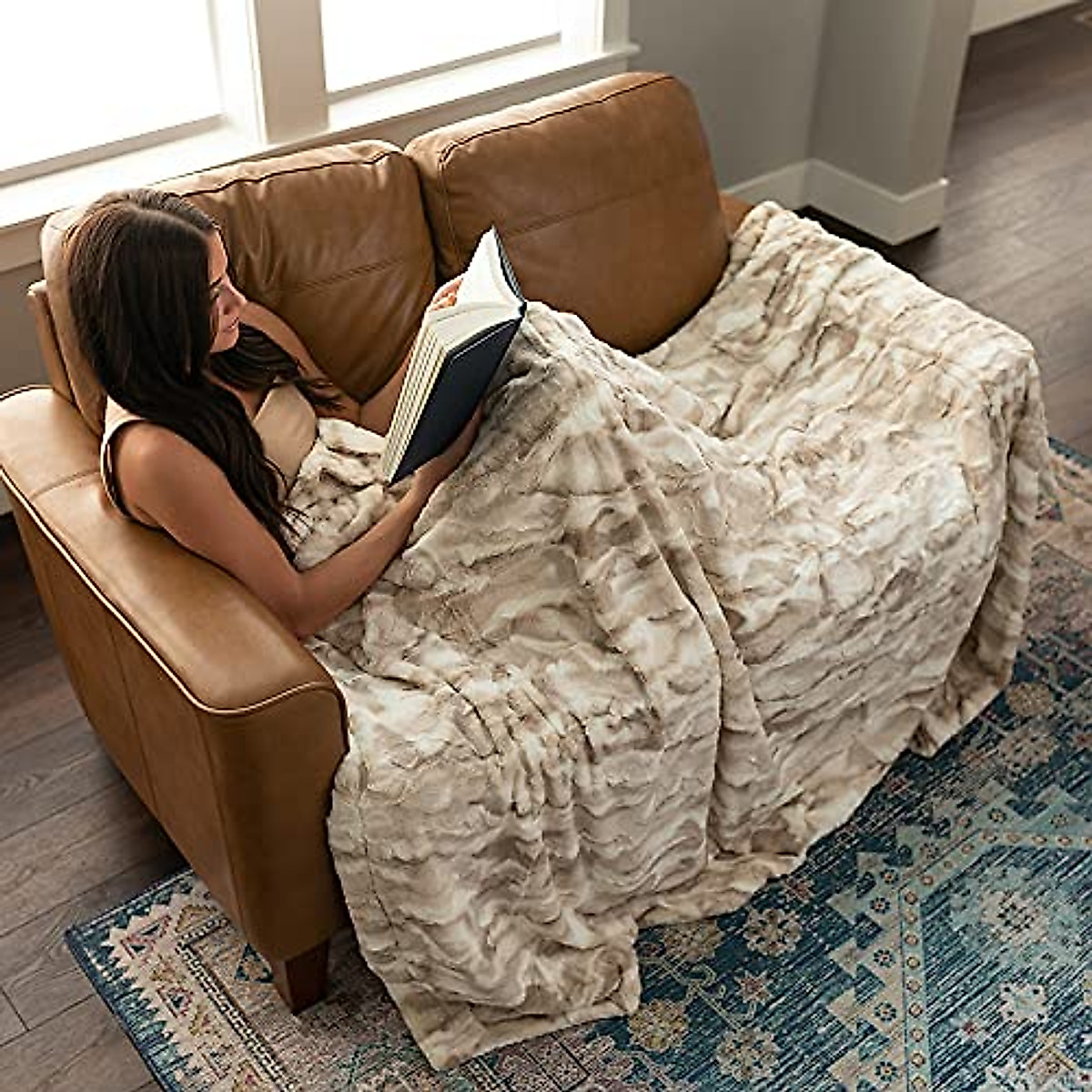 GRACED SOFT LUXURIES Oversized Throw Blanket Warm Elegant Softest Cozy Faux Fur Home Throw Blanket 60" x 80", Marbled Ivory