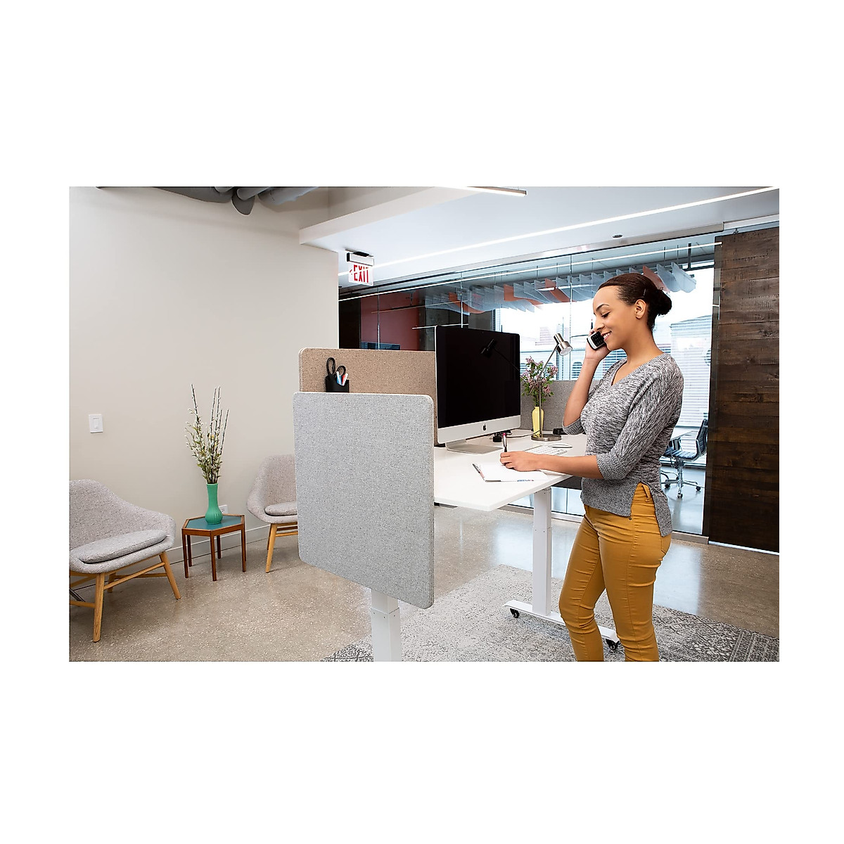 Stand Up Desk Store ReFocus Clamp-on Acoustic Desk Divider Privacy Panel That Reduces Noise and Visual Distractions (Cool Gray, 47.25" X 23.6")