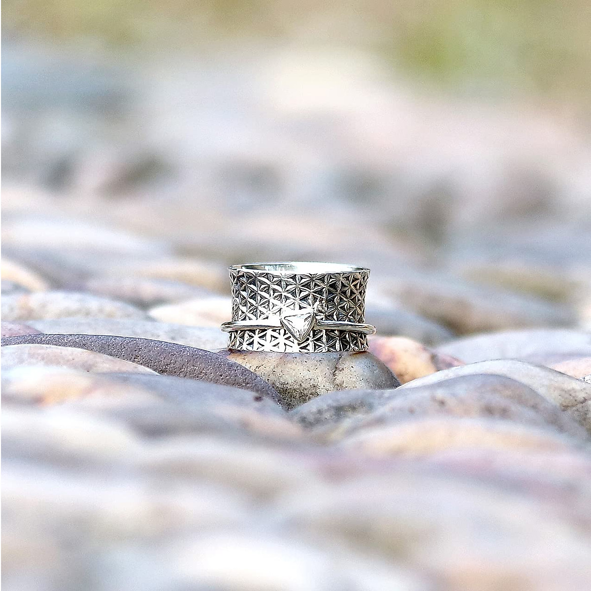 ENERGY STONE GEOMETRIC TRILLIAN Cubic Zirconia Silver Meditation Spinner Ring (Style US81)(7)