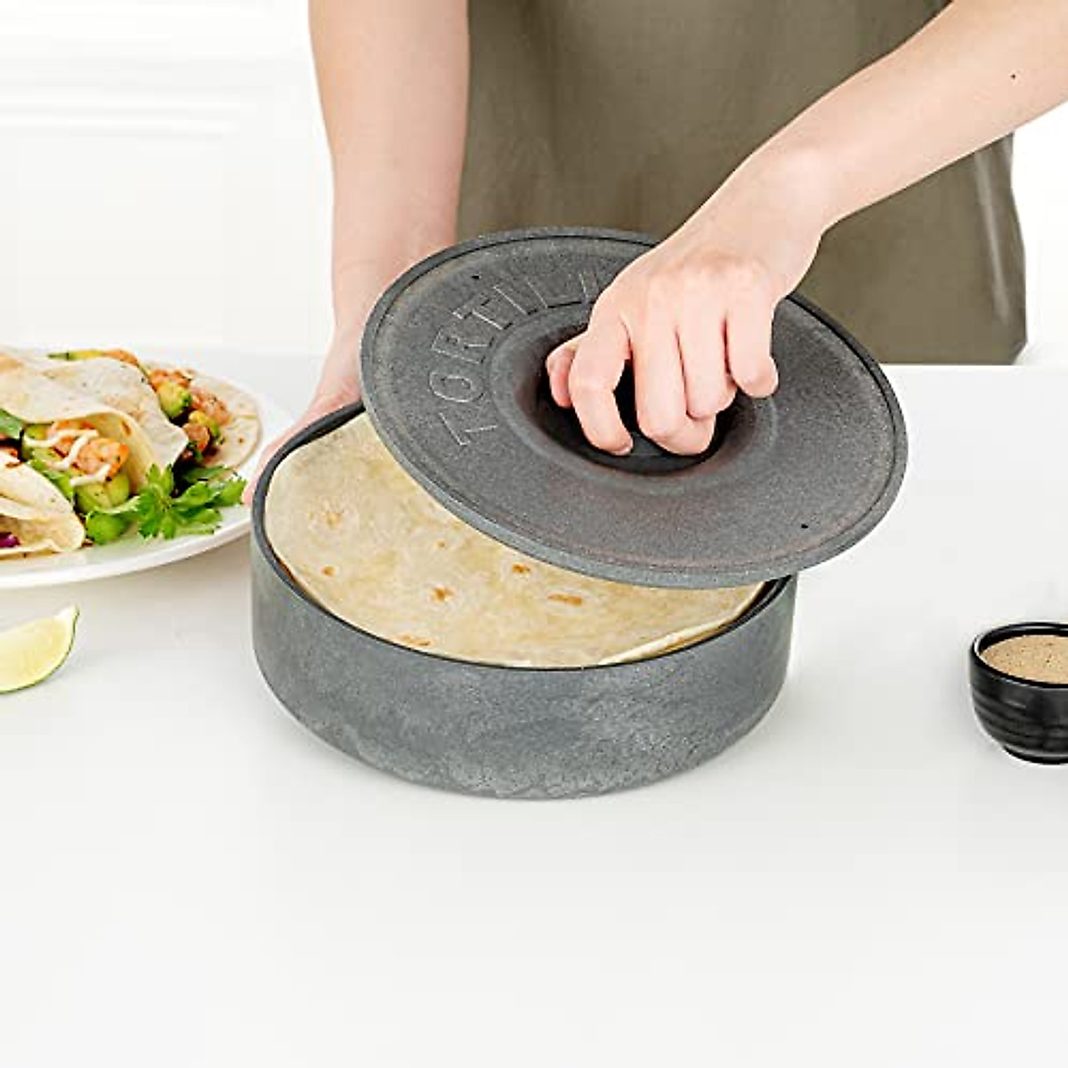 Restaurantware 8.5 x 2.3 Inch Tortilla Warmer 1 Microwavable Tortilla Holder - Lid Included Insulated Gray Plastic Tortilla Keeper Tortilla Server For Homes and Restaurants Durable
