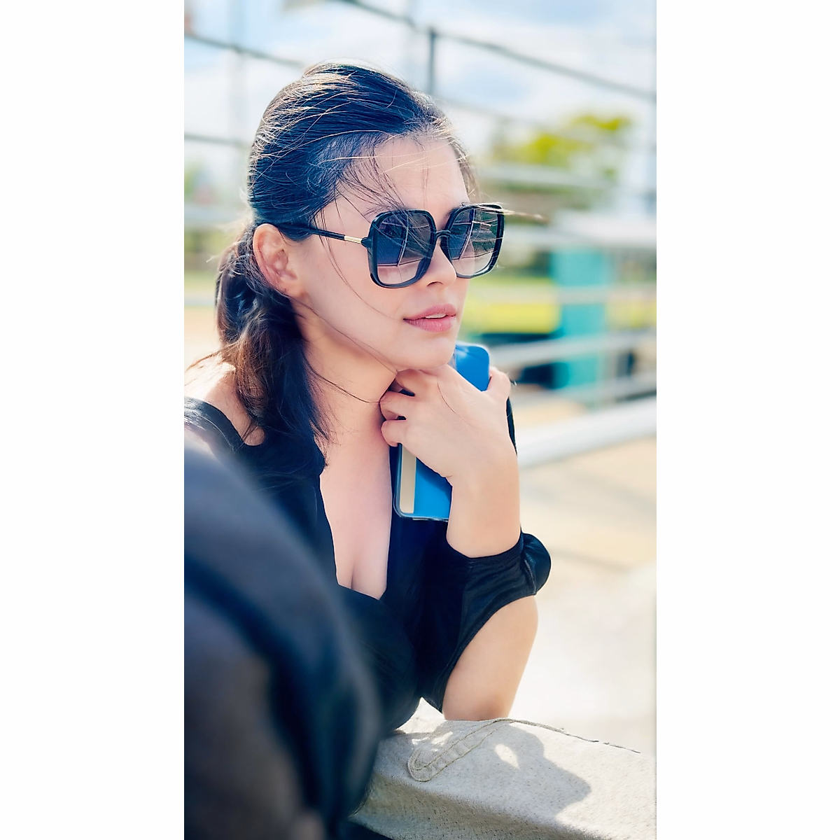 The Fresh Women's Oversized Square Jackie O Hybrid Butterfly Fashion Sunglasses - Exquisite Packaging (730003- Black, Gradient Black)