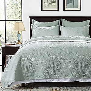 Anluoer Quilt Queen Size Bedding Set-Sage Green Embossed, Bedspreads-Lightweight Summer Soft Microfiber Bedspread, Bed Coverlet for All Seasons (1 Quilt, 2 Pillow Shams)