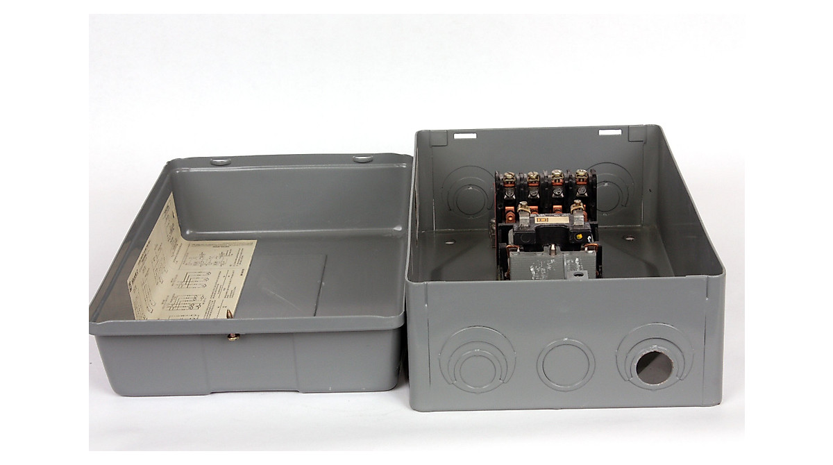 SCHNEIDER ELECTRIC 8903LG40V02 Lighting Contactor 600V 30A