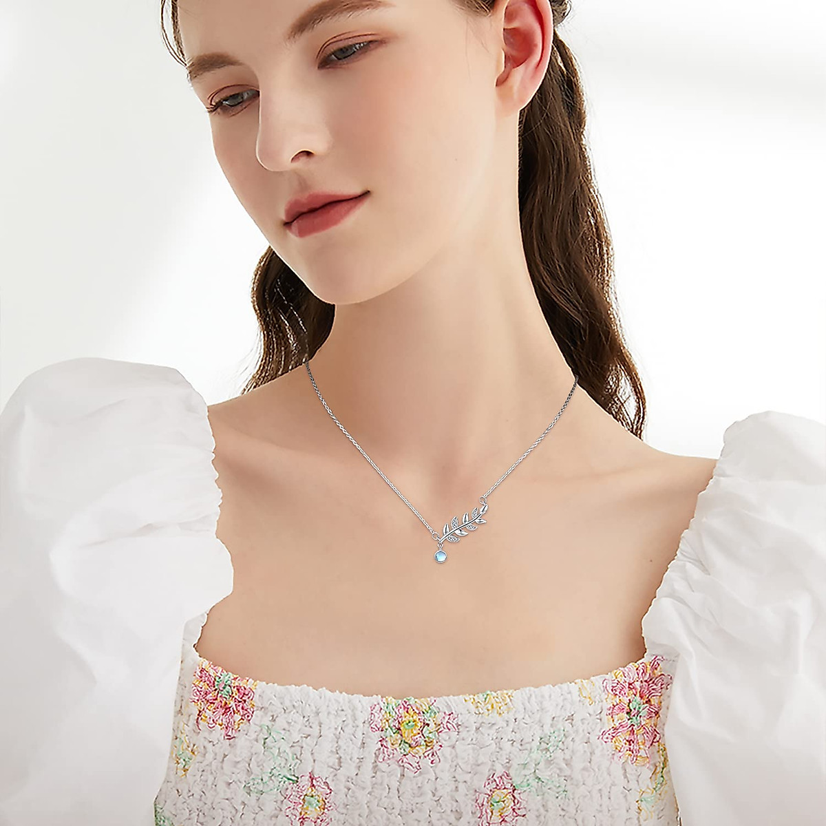 Midir&Etain 925 Sterling Silver Leaf Necklace Moonstone Pendant Moonstone Jewelry Gifts for Women Hypoallergenic Necklace for Sensitive Neck