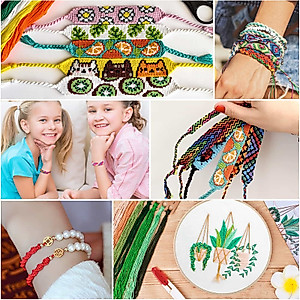 PAXCOO 985Pcs String Bracelet Making Kit, Friendship Bracelet String Kit with 110 Skeins Embroidery Floss Cross Stitch Thread, 830 Beads for Friendship Bracelet Making, 45Pcs Embroidery Tools