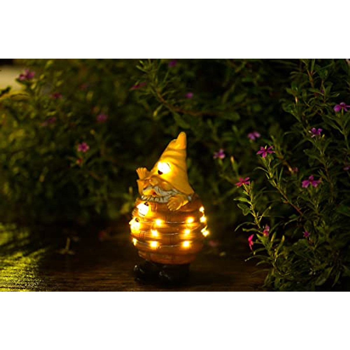 Garden Gnome Statue Decor Bee Solar Gnome Figurine in Resin Bucket with Solar LED Lights Garden Gnome Decoration for Patio Yard Lawn Porch Garden Gifts