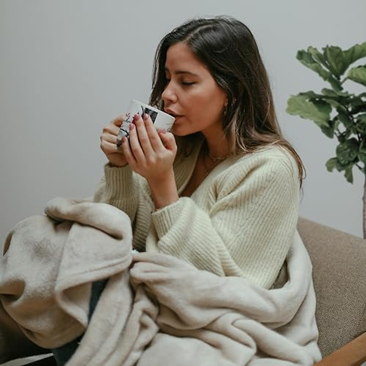 3dRose mug_37289_4 "Cute Baby Blue Hippo On Blue Dotted Back" Two Tone Black Mug, 11 oz, Multicolor