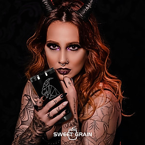 sweet grain 20oz Coffee Tumbler - Stainless Steel Double Wall Insulated Constellation Tumbler with Lid and Straw, Personalized Zodiac Gifts for Birthday/Bachelor Party - Capricorn