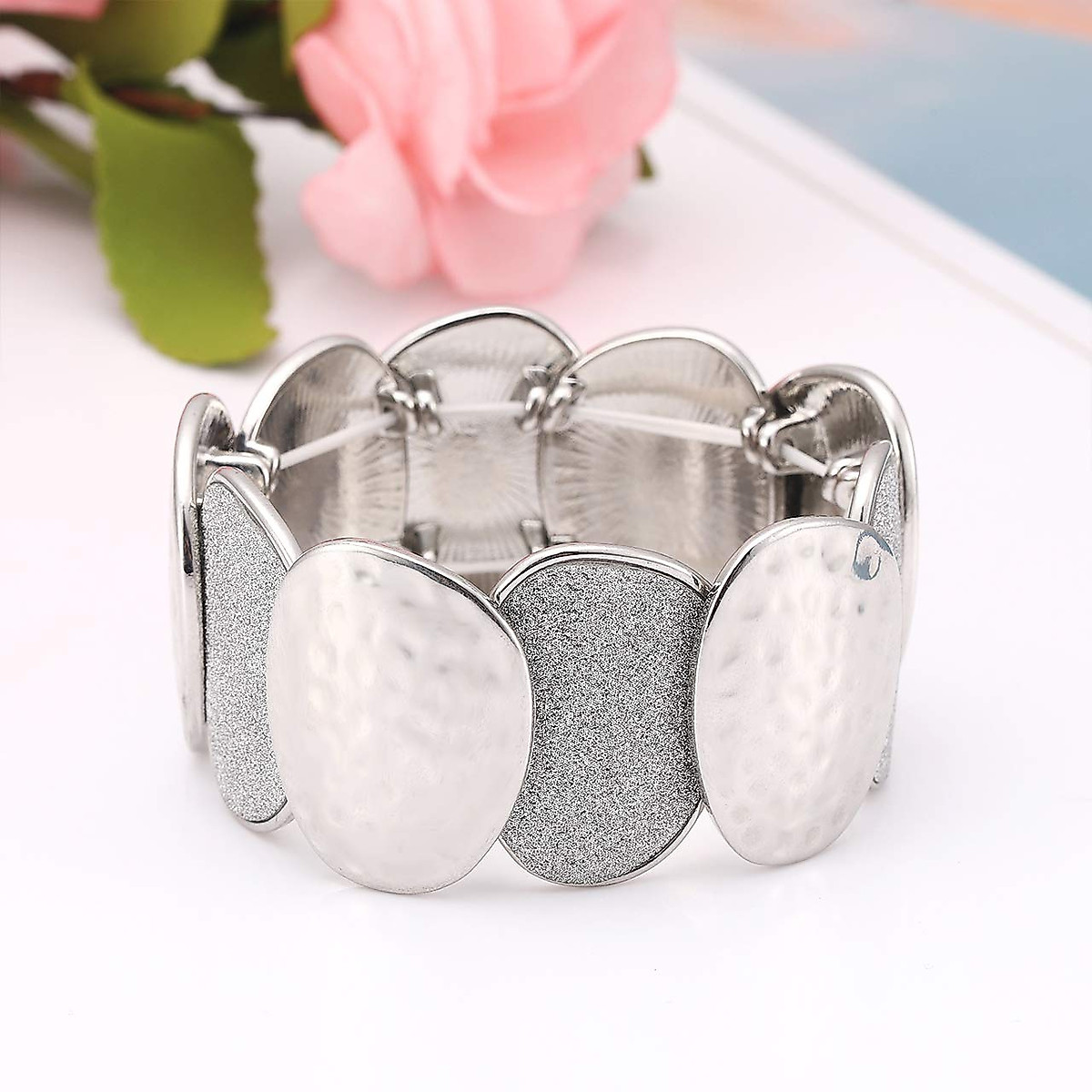 LENOOCLE Hammered Druzy Bracelet Silver Glitter Chunky Stretch Bracelet Statement Elastic Bracelet Bangle for Women Girls Christmas Jewelry Gifts(Silver)