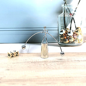 Sunnytech Mini Steel Balance Toy Weightlifter Kinetic Art Balance Toy Balancing Decompressive Science Psychology Home Offic Decor Desk Decor Toy WJ064