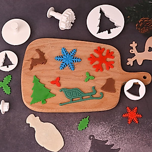 22 PCS Christmas Cookie Cutter Set Molds, Christmas Fondant Embossing Tools Plunger Cookie Cutter Sugarcraft Tree/Leaves/Sled/Snowman/Jingling Bell/Deer/Snowflake for Christmas Plunger Cake Cutter