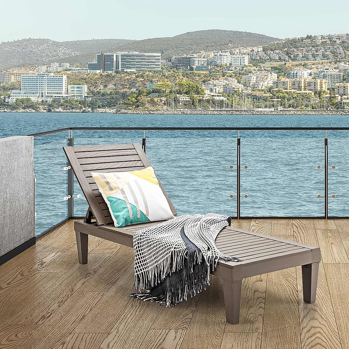 Tangkula Outdoor Chaise Lounge Chair, Lightweight Patio Lounge Recliner Chair with Adjustable Backrest, 5 Reclining Positions Chaise Lounger for Patio, Beach, Balcony, Poolside, Backyard (1, Coffee)