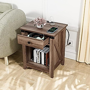 HOSEOKA Rustic Nightstand with Charging Station, Farmhouse Brown Wood Night Stand Bedroom Bedside Table Bed Side Table Sofa End Table with Storage Cabinet for Living Room