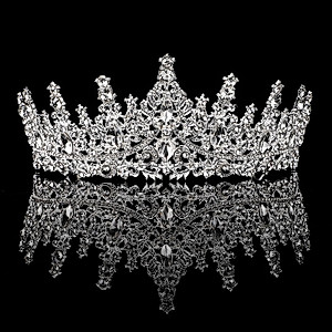 Tiara for Women, Crystal Queen Crowns, Rhinestone Princess Tiaras, Royal Hair Accessories Perfect for Birthday Decorations, Wedding Brides, and Halloween Cosplay (Silver)