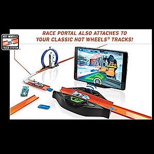 Hot Wheels id Smart Track Starter Kit with 3 Exclusive Cars, Track Pieces and Hot Wheels Race Portal for Physical & Digital Play, Gift for Kids Ages 8 Years Old & Up, Multi (GRH89)