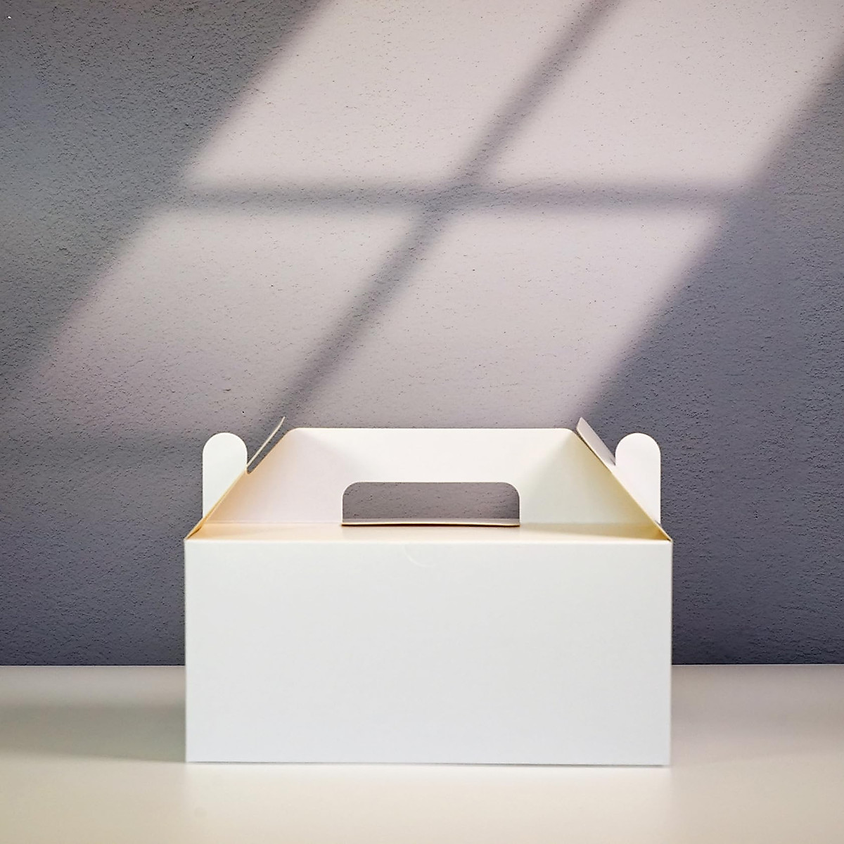 PandaPandaPPS 50 pcs White Gable Boxes (8.25"×5"×4") for Foods, Gifts and Party Favors Treat Boxes, Goodie Gift Boxes for Birthday, Wedding, Baby Shower