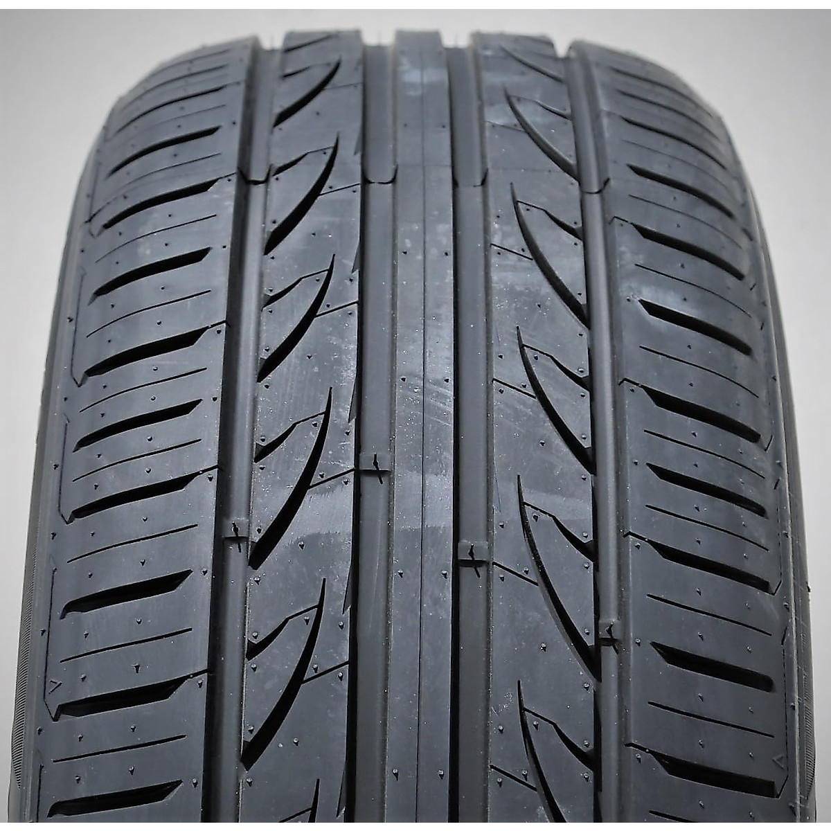 Landgolden LG27 All-Season Truck/SUV Performance Radial Tire-225/60R18 225/60ZR18 225/60/18 225/60-18 104V Load Range XL 4-Ply BSW Black Side Wall UTQG 500AA