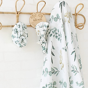 LifeTree Newborn Swaddle Set with Matching Hat and Headband Bow, Wooden Birth Announcement Card, Muslin Baby Swaddle Blankets for Boys & Girls, Eucalyptus Pattern