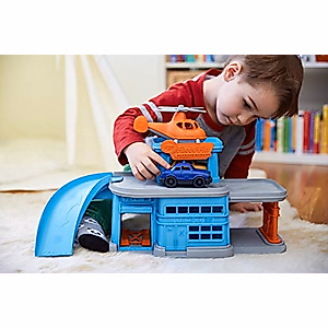 Green Toys Parking Garage - 5 Piece Pretend Play, Motor Skills, Language & Communication Kids Role Play Toy Playset. No BPA, phthalates, PVC. Dishwasher Safe, Recycled Plastic, Made in USA.