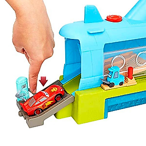 Disney and Pixar Cars Toys, Submarine Car Wash Playset with Color-Change Lightning McQueen Toy Car, Water Play