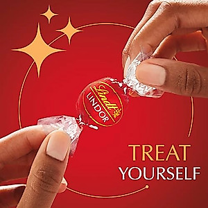 Lindt LINDOR Milk Chocolate Candy Truffles, Milk Chocolate with Smooth, Melting Truffle Center, 25.4 oz., 60 Count