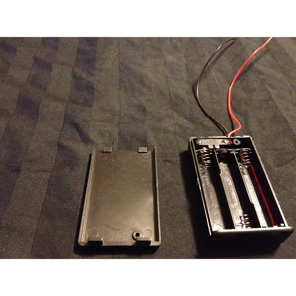 New 3 AAA 3a Battery 4.5v Holder Box Case with Switch 6'' Lead Black B7