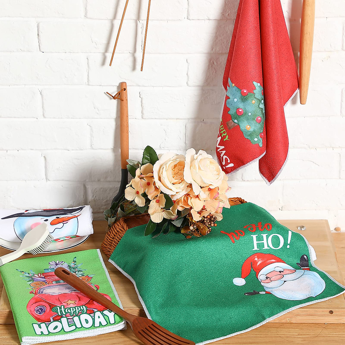 4 Pieces Christmas Kitchen Dishtowel Microfiber Peppermint Candy Dishtowel Large Holiday Kitchen Towels Xmas Tree Merry Christmas Hand Towel for Kitchen Decoration, 15.7 x 23.6 Inches (Adorable Style)