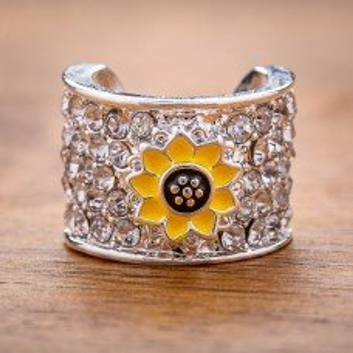 charMED Custom Stethoscope Charms - Sunflower Charm - Gifts for Nurses, Doctors, Veterinarians, Technicians, Surgeons & Healthcare Professionals - Metal Silver 0.5" Ring Charm