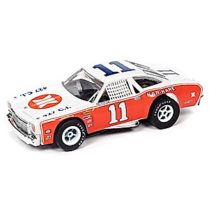 Auto World SC355-3 Xtraction R31 Chevrolet Chevelle Kar-Kare Cale Yarborough HO Slot Car