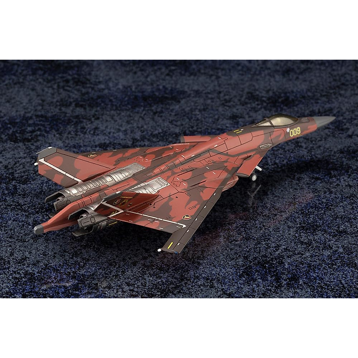 Kotobukiya Ace Combat: CFA-44 1:144 Scale Plastic Model Kit, Multicolor