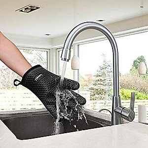 Loveuing Kitchen Oven Gloves - Silicone and Cotton Double-Layer Heat Resistant Oven Mitts/BBQ Gloves/Grill Gloves - Perfect for Baking and Grilling - 1 Pair (One Size Fits Most, Black)