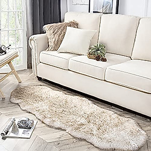 Phantoscope Faux Fur Rug, Fluffy Soft Faux Fox Fur Area Rugs for Bedroom Livingroom Kids Room Decor,Shaggy Fur Rugs Anti-Skid, White Brown, 2 x 6 Feet