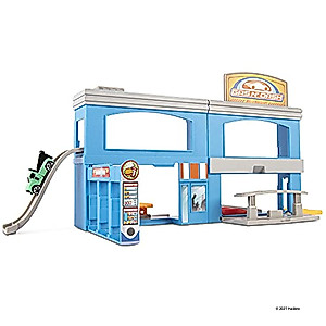 Micro Machines Medium Transforming Playset, Gas N Dash - Expanding Playset with Included Exclusive Vehicle - Toy Cars for Kids and Collectors - Collect Them All