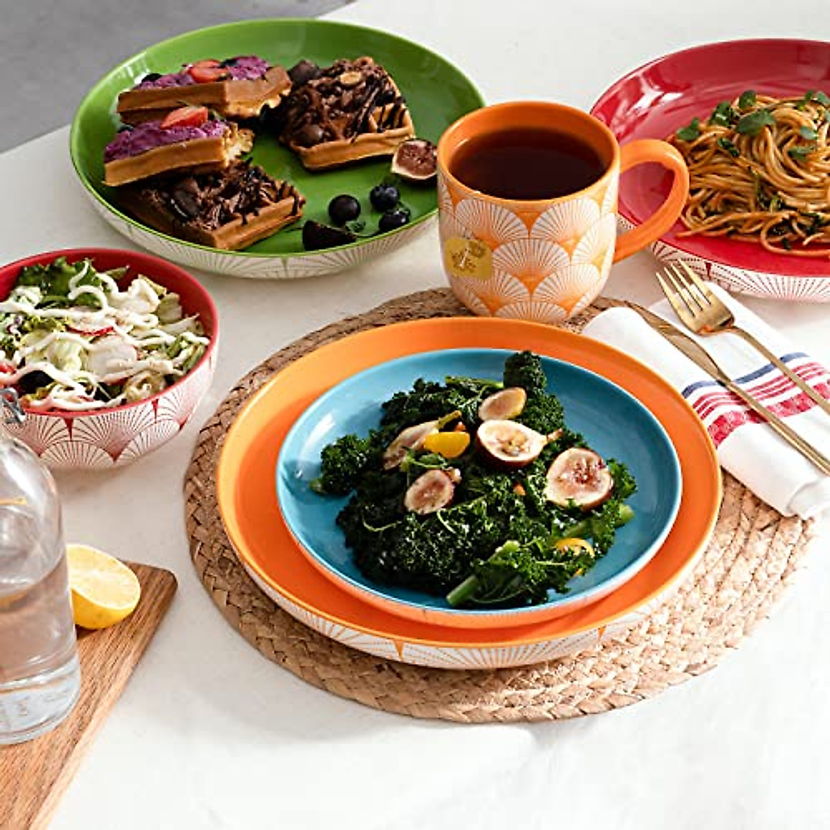 DOWAN 8.5'' Pasta Bowls, Ceramic Dinner Plates Salad Bowls Set of 4, Colorful Shallows Bowls, Large Size Serving Bowls for Christmas, Wedding Party, Ideal Gift