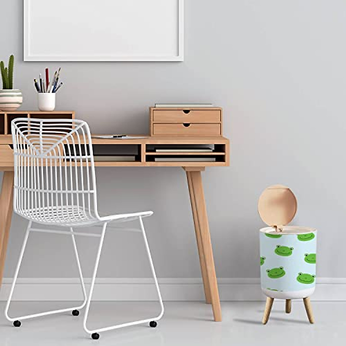 Small Trash Can with Lid Seamless with Cute Frogs for Kids Stock 7 Liter Round Garbage Can Elasticity Press Cover Lid Wastebasket for Kitchen Bathroom Office 1.8 Gallon