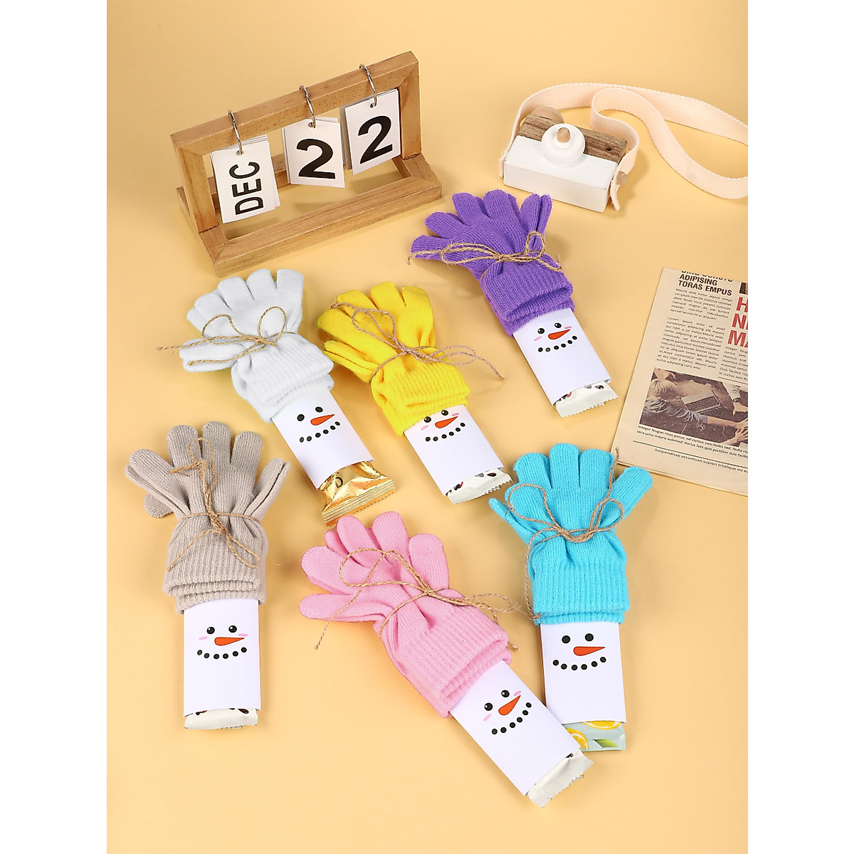 Cooraby 16 Pairs Winter Kids Warm Magic Gloves Full Fingers Stretchy Knitted Gloves for Boys or Girls