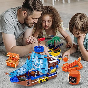 amireed Pirate Ship Toy, Pirate Ship Toys for Boys with 3 Minifigures, Treasure Island Toys, 235pcs Pirate Ship Toys for Kids Ages 6+ Indoor Birthday Party