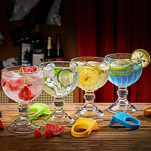 Claplante Schooner Beer Glasses, 21.5 Oz Extra Large Margarita Glass Set of 4 With 4 Color Clips, Shrimp Cocktail Glasses Goblet, Large Stemmed Glasses With Thick Bottom, Crystal Clear Bar Glassware