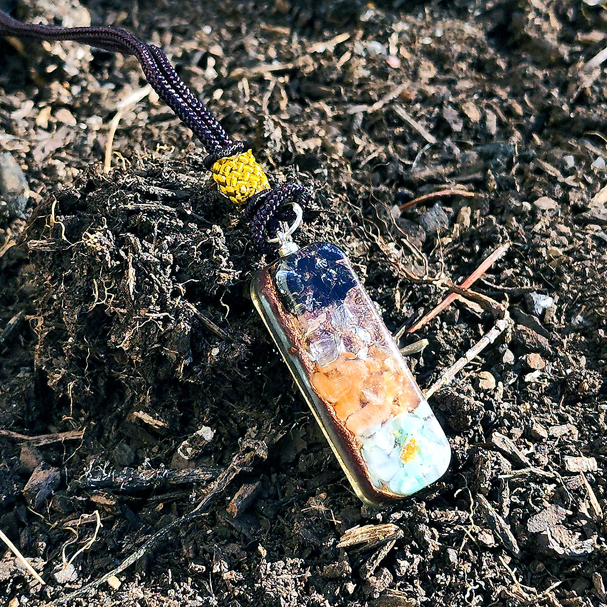 Healing & Cleansing Set - Portable Orgonite Crystal Mini Pyramids of Crystal quartz, Black Obsidian, Chrysoprase, Orange Calcite to feel energized, balanced, grounded, calm and centered
