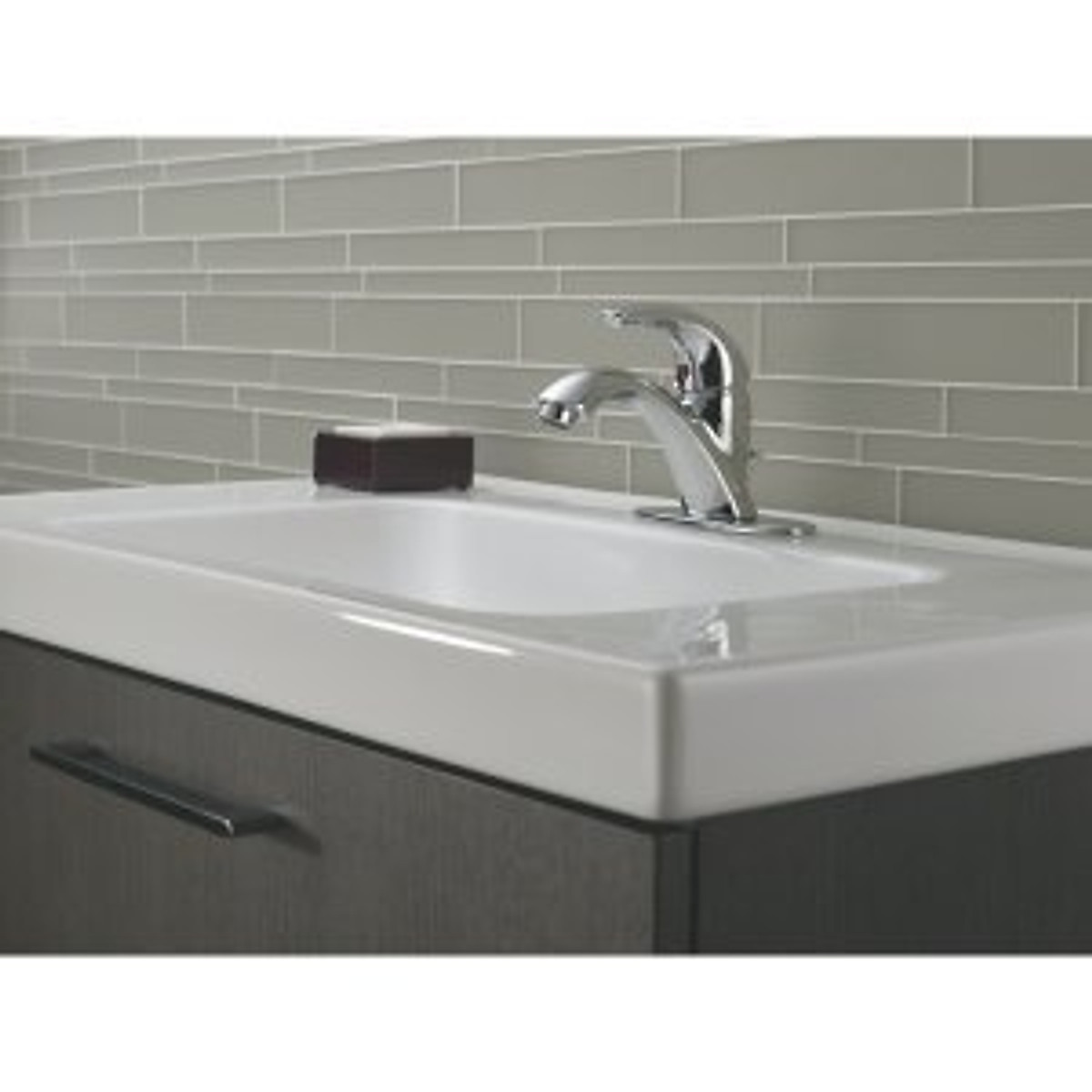 Delta Faucet Classic Single Hole Bathroom Faucet, Single Handle Bathroom Faucet Brushed Nickel, Bathroom Sink Faucet, 1 Hole Bathroom Faucet, Drain Assembly, Stainless 583LF-SSWF