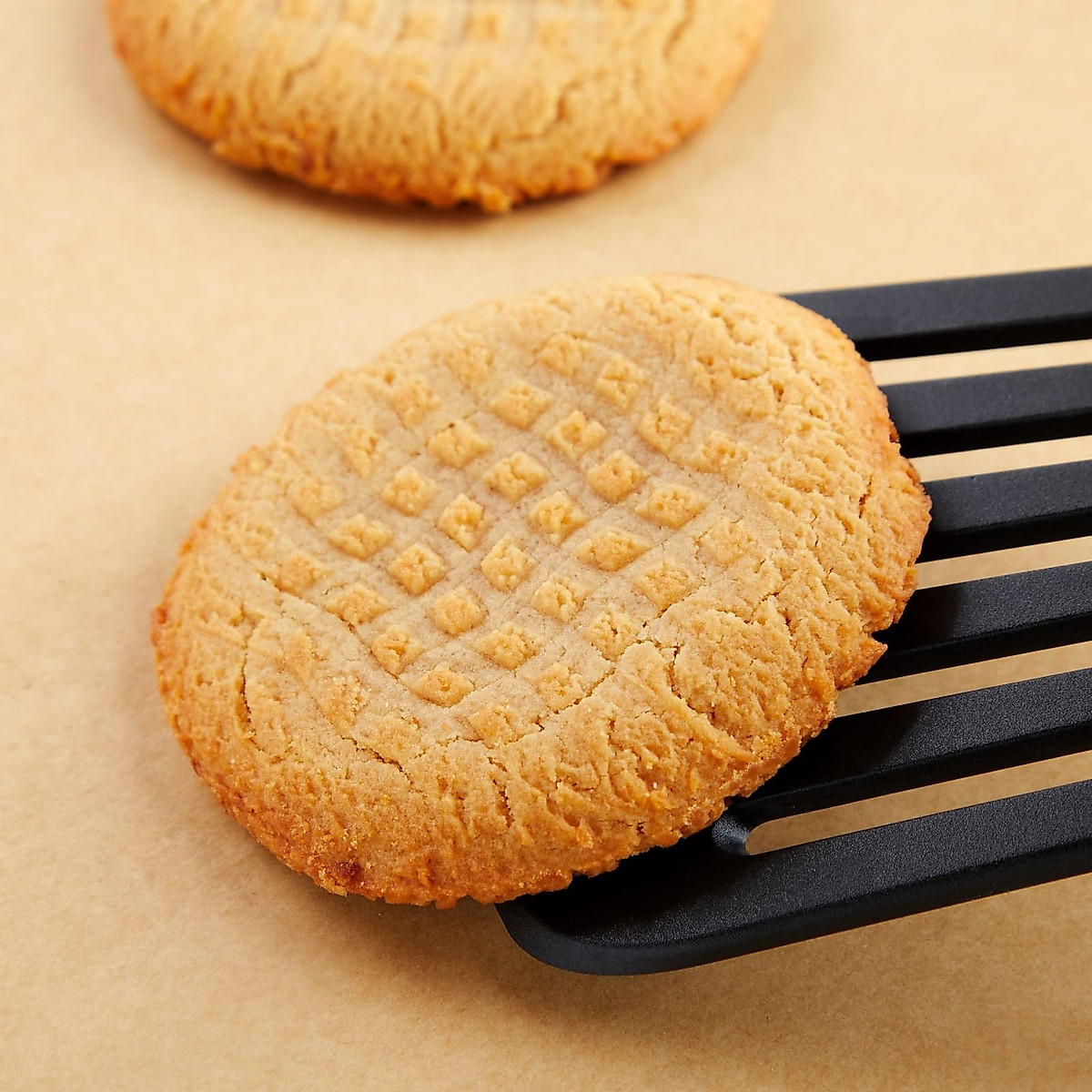 Juvale 200-Pack Precut Parchment Paper Sheets 12 x 16 inches, Unbleached Brown Nonstick Liners for Half Sheet Pan for Baking, Cooking, Grilling, Air Fryer, Steaming, and Wrapping Food, Heavy Duty