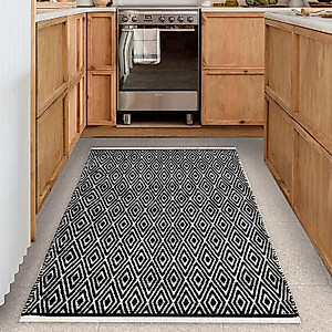 Chardin home 100% Cotton Diamond 3x5 Area Rug Fully Reversible, Machine Washable, Black and White