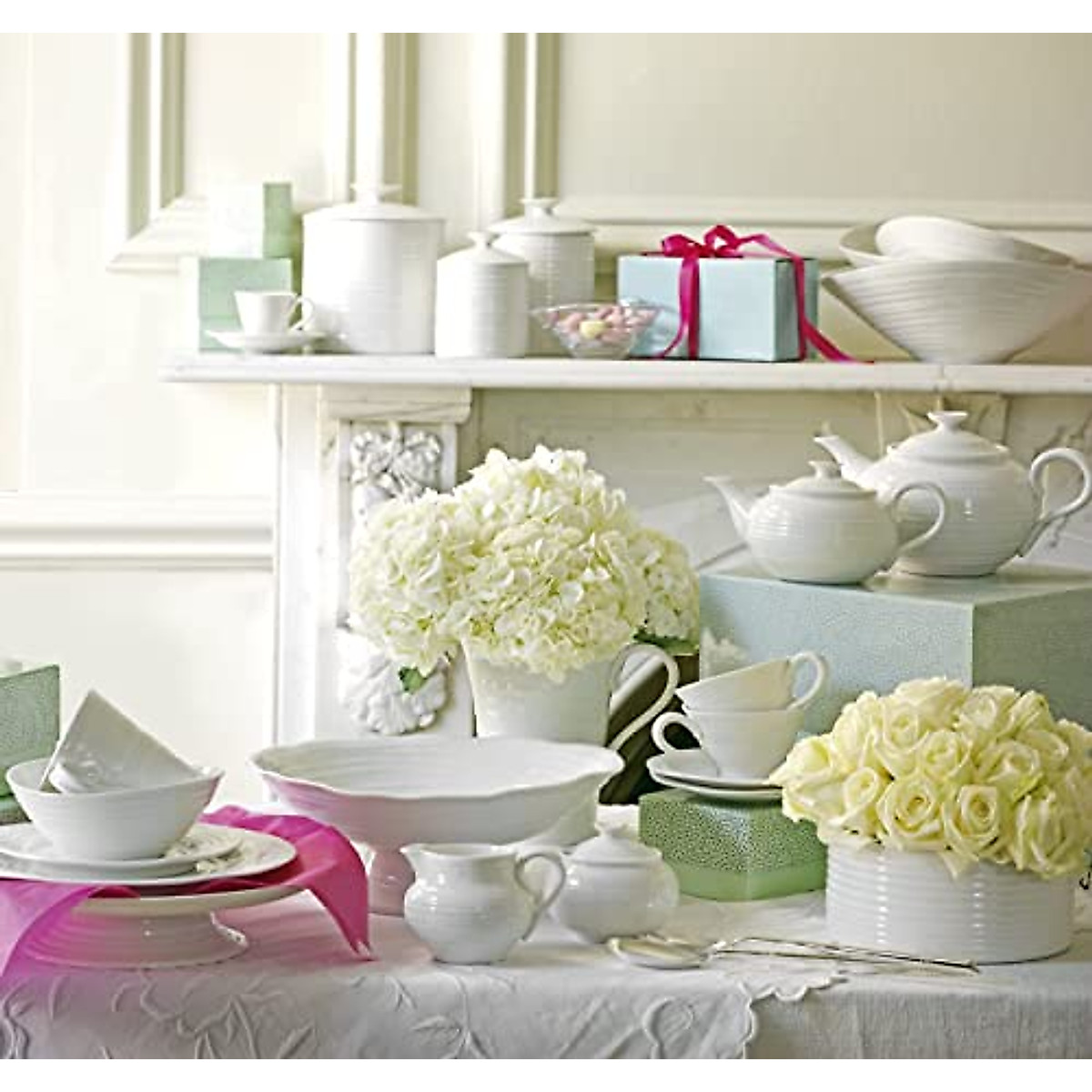 Portmeirion Sophie Conran White Berry Bowl and Stand | 5.5 Inch Fruit Bowl for Berries, Dessert, or Candy | Mini Serving Dish for Kitchen Counter | Made from Fine Porcelain