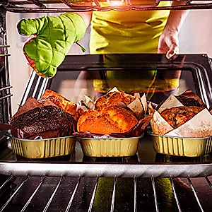 Geiserailie 40 Sets Square Aluminum Foil Cake Pan 130 ml/ 4.4 Ounces Mini Disposable Dessert Cupcake Cup Pan with Lids Flan Baking Cups for Wedding Birthday Party(Golden)